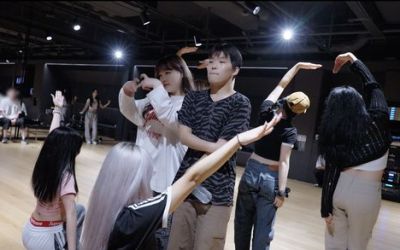 AKMU, 'Love Lee' 안무 연습 비하인드 깜짝 공개..아이디어 뱅크 : ZUM 뉴스