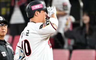 [사진]황재균,'KBO 18번째 2000안타 신고 합니다' : ZUM 뉴스