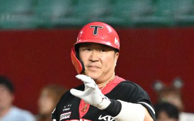 [사진]4078루타 최형우,'KBO리그의 전설' : ZUM 뉴스