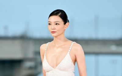 이솜(Esom),'가슴 라인 드러내는 파격 드레스' [O! STAR 숏폼] : ZUM 뉴스