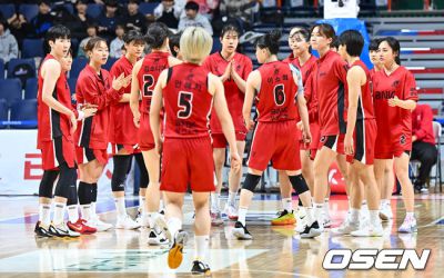 [사진] 7연승 무산 아쉬운 부산 BNK 썸 선수들 : ZUM 뉴스