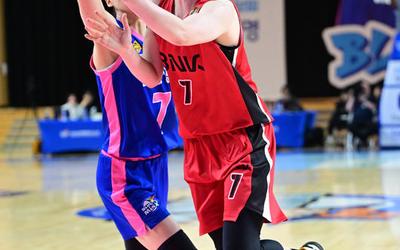 [사진]BNK 박혜진, '거침없는 레이업' : ZUM 뉴스