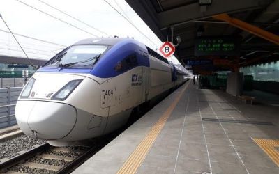 KTX에서 욕설·난동 60대 항소심서 법정구속…징역 6월 : ZUM 뉴스