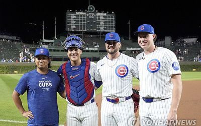 MLB 시카고 컵스, 리글리 필드에서 52년 만에 노히터 합작 : ZUM 뉴스