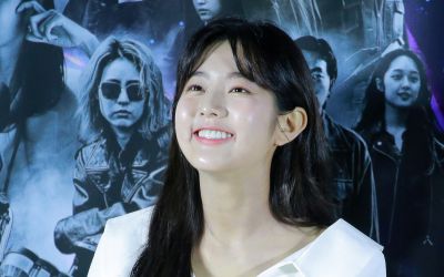 [S포토] 신은수, '귀염귀염' (SF8) : ZUM 뉴스