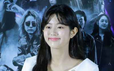 [S포토] 신은수, '씨익' (SF8) : ZUM 뉴스