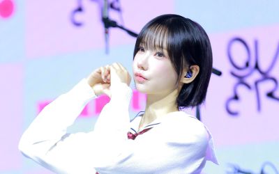 [S포토] QWER 마젠타, '교복젠타' : ZUM 뉴스