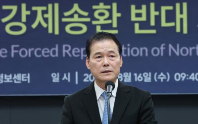 김영호 장관 “중국 내 탈북민은 난민…한국 오기 원하면 수용” : ZUM 뉴스