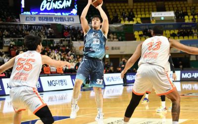 이승현 더블 더블…KCC, 5할 승률 맞추고 단독 5위 : ZUM 뉴스