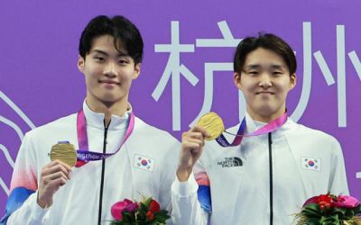 한국 수영 간판 김우민, '박태환 AG 3관왕' 넘을까...오늘 자유형 1500m : ZUM 뉴스