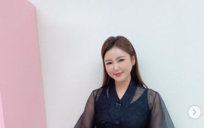 송가인, 시스루 한복 입고 단아美..44kg라 너무 말랐네 : ZUM 뉴스