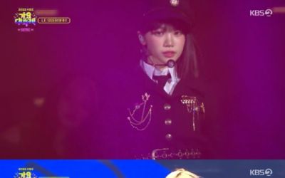 [2022 KBS 가요대축제]르세라핌, '피어리스'·'안티프래자일' 무대..제복 입고 완벽 군무 : ZUM 뉴스