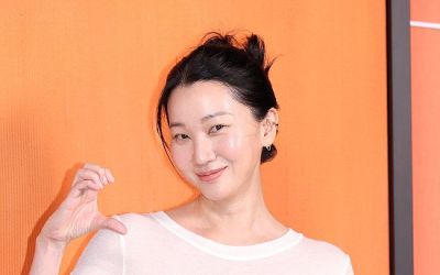 [포토]장윤주, '하트로 깜찍하게' : ZUM 뉴스