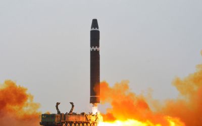 북, 어제 ICBM 화성-15형 발사…김정은 명령으로 기습 발사 훈련 : ZUM 뉴스