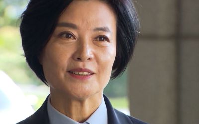 이정근 측 "사업가 진술 못 믿는다"…2심서도 혐의 부인 : ZUM 뉴스