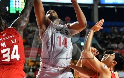 '스펠맨 27점' 안양KGC, 개막전서 SK에 88-75…챔결 패배 설욕 : ZUM 뉴스