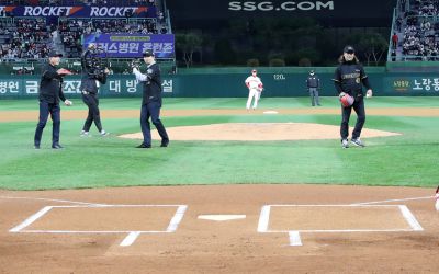 시구하는 KBO 레전드 4人 : ZUM 뉴스