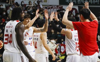 '워니 더블더블' SK, 선두 KGC에 80-79 신승(종합) : ZUM 뉴스