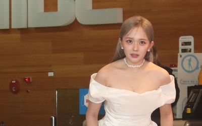 WSG 워너비 정지소, 순백의 여신 : ZUM 뉴스