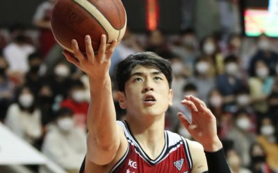 선두 KGC, KCC 잡고 2연승…KT는 가스공사에 4연패 안겨 : ZUM 뉴스