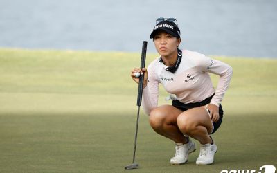 재반등 노리는 리디아 고, LPGA 개막전 2R 공동 선두 도약 : ZUM 뉴스