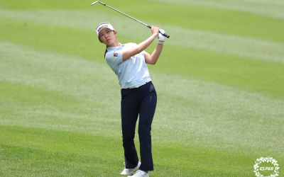 '코스 레코드' 배소현, KLPGA 더헤븐 마스터즈 둘째 날 공동 1위로 : ZUM 뉴스