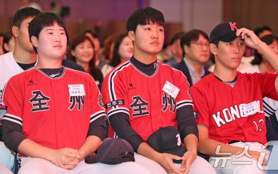 KBO 신인 드래프트 자리한 전주고 정우주 : ZUM 뉴스