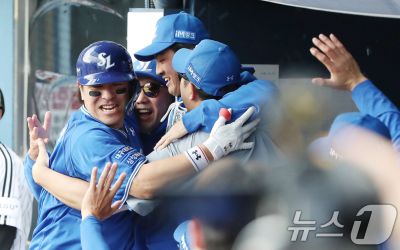 '강민호 8회 결승포' 삼성, LG 꺾고 9년 만에 KS 진출 성공[PO4] : ZUM 뉴스