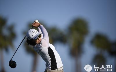 [LPGA] 고진영 1R 1타차 공동4위, 이정은6·박성현, 10위 포진 : ZUM 뉴스