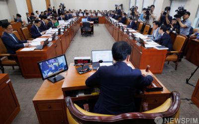 국회 기재위 조세 소소위, 가상자산 과세 유예 심사 보류…여야 유예기간 이견 : ZUM 뉴스