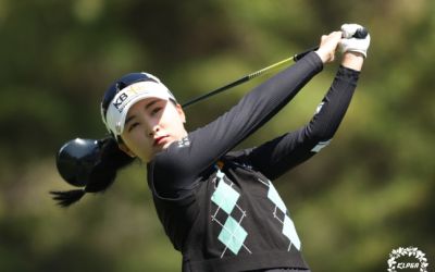 [LPGA] 윤이나, Q시리즈 2R 5오버파로 주춤…공동 30위 : ZUM 뉴스