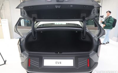 적당한 트렁크 공간 확보된 'EV4' : ZUM 뉴스