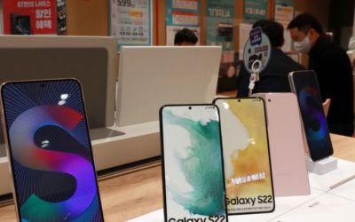 갤S22 성능 제한에 소비자 뿔났다…삼성, 'GOS 선택권' 주기로 : ZUM 뉴스