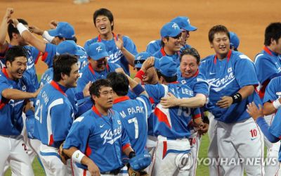 'WBC-베이징 金 신화 주역' 김인식-김경문 감독, 야구의 날 빛낸다 : ZUM 뉴스