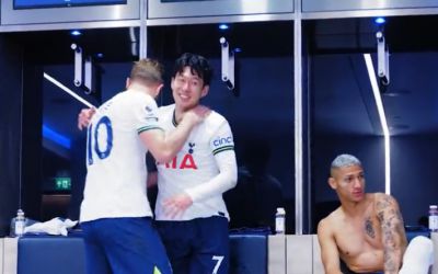 '박수+환호' 라커룸 스타 손흥민…토트넘 동료들, EPL 100호골 축하 : ZUM 뉴스