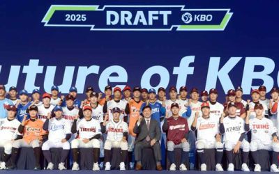 [SW포토] '2025 KBO 신인드래프트' : ZUM 뉴스