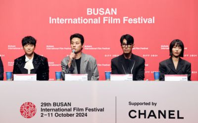 [BIFF현장] 강동원 ‘전,란’ 첫 OTT 개막작으로…‘보고타’·‘지옥’2는 부산서 첫 오픈 : ZUM 뉴스