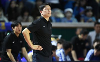 ‘크리스마스 4연패’ 삼성 김효범 감독의 위안···KBL 최강 SK 워니 13점 : ZUM 뉴스