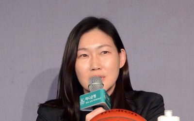 [SW포토]출사표 던지는 BNK썸 박정은 감독 : ZUM 뉴스