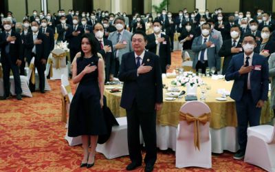 윤대통령, 캄보디아서 동포간담회…"12월 양국 FTA로 경제협력 심화 기대" : ZUM 뉴스