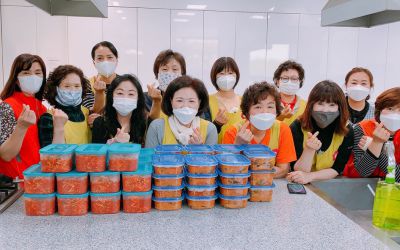 청양지역 자원봉사자, 밑반찬 나눔 빛났다 : ZUM 뉴스