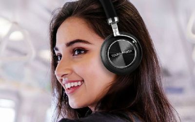 "예쁘기만 하지 않다" 사운드판다 ANC 블루투스 헤드셋 SPH-900 : ZUM 뉴스