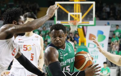 '챔피언' KCC, MVP 품에 안았다…디온테 버튼 6년 만에 KBL 복귀 : ZUM 뉴스