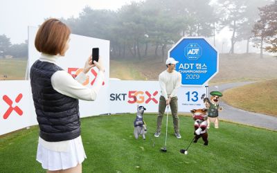 SKT "프로골퍼 명품 샷, 안방까지 5G로 생생하게 전한다" : ZUM 뉴스
