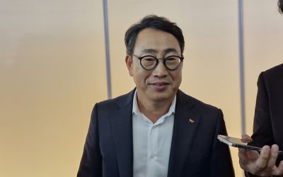 유영상 "SKT, AI 수익화는 내년부터 본격화" : ZUM 뉴스