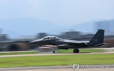 이륙하는 F-15K 전투기 : ZUM 뉴스