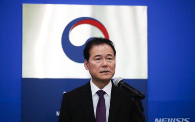 통일장관 "민주화 활동한 사람들 북 인권엔 침묵…자기모순" : ZUM 뉴스