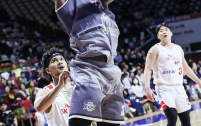 라건아, 통산 득점 2위…KCC, SK 13연승 저지하고 3연승 : ZUM 뉴스