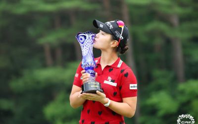 'KLPGA 2주 연속 우승' 박현경, 세계랭킹 10계단 상승한 35위 : ZUM 뉴스