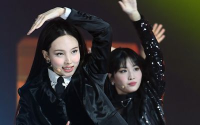 [2020 TMA] 나연, '무대 장악하는 눈빛' : ZUM 뉴스